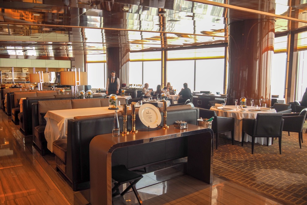 Lunch at the highest restaurant in the world – Carrots and Tigers