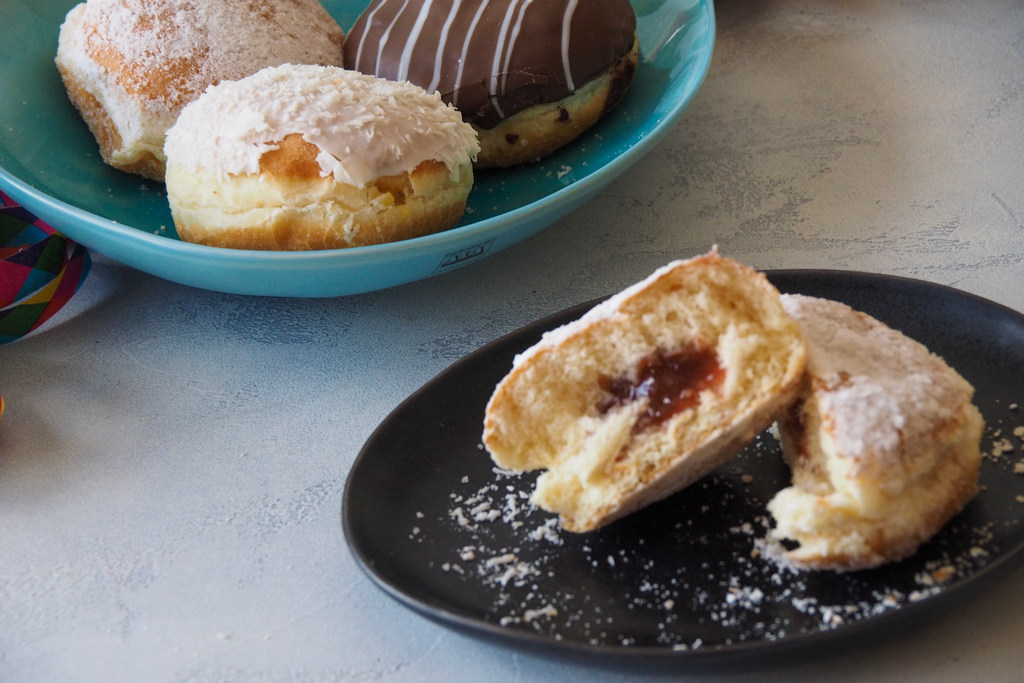 Celebrating German Fasching with these delicious apple fritters ...