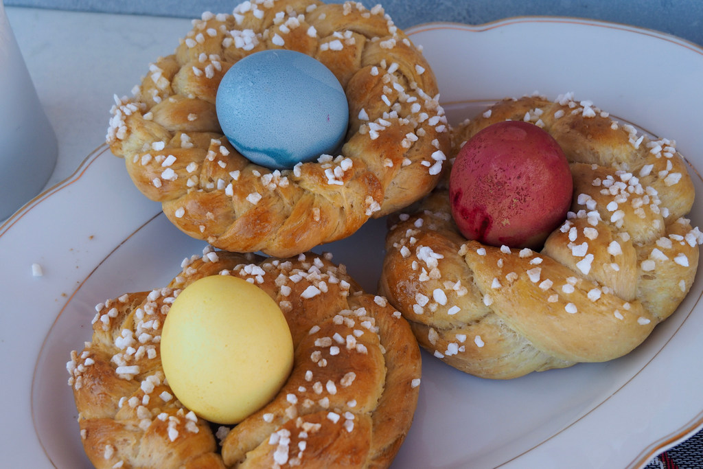 Recipe | Traditional German Easter yeast braid – Carrots and Tigers