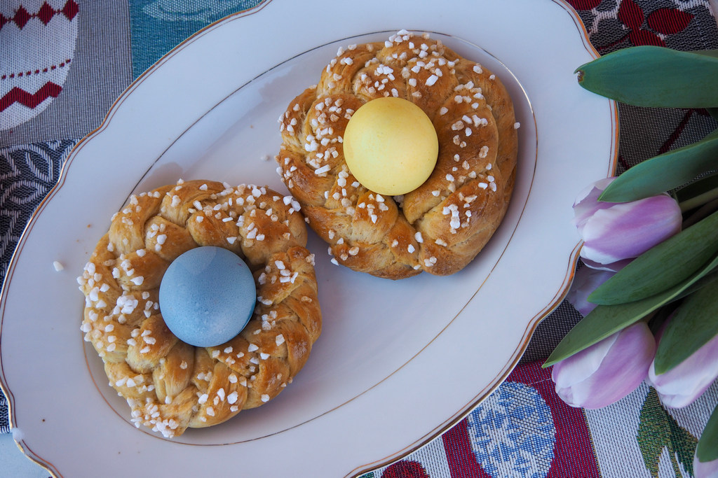 Recipe | Traditional German Easter yeast braid – Carrots and Tigers