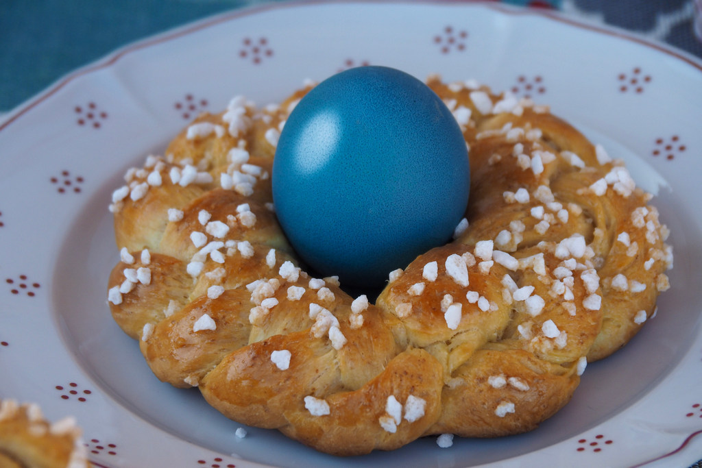 Recipe | Traditional German Easter yeast braid – Carrots and Tigers