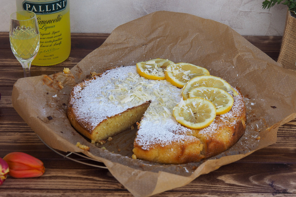 Torta Caprese Bianca al Limone | A terrific Spring-like twist to the ...