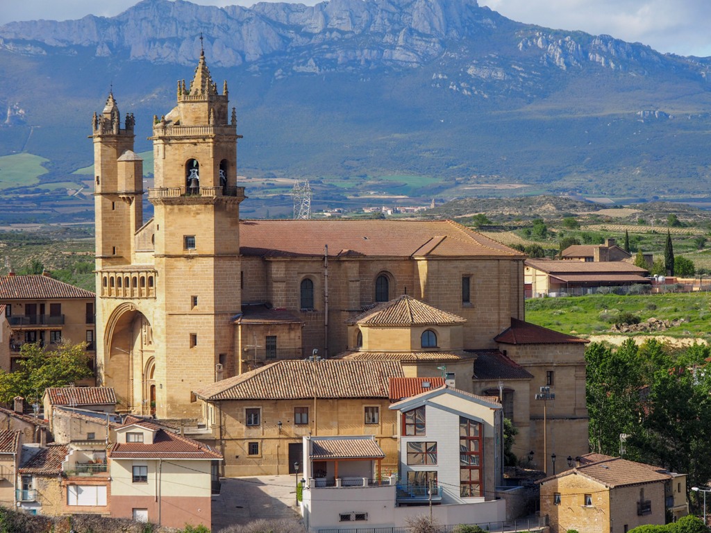 A synthesis of wine and art | Bodegas Faustino Art Collection – Carrots ...