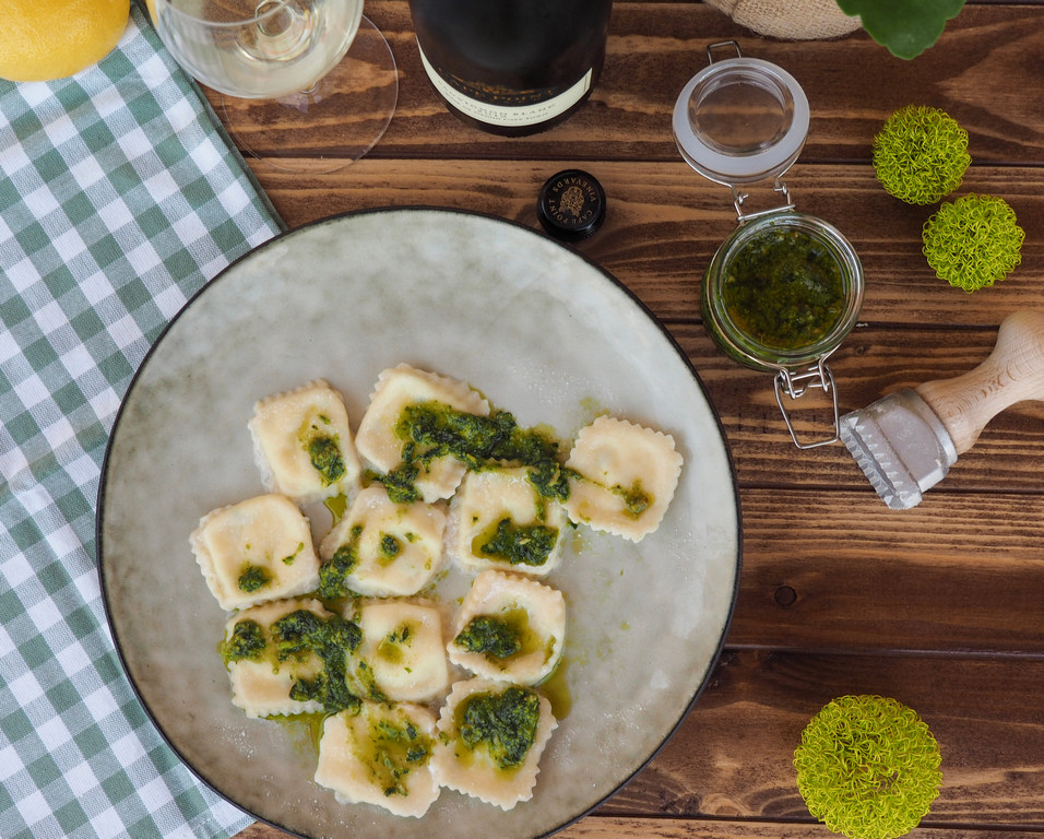 Easy homemade Lemon-Mascarpone Ravioli | Sauvignon Blanc – Carrots and ...