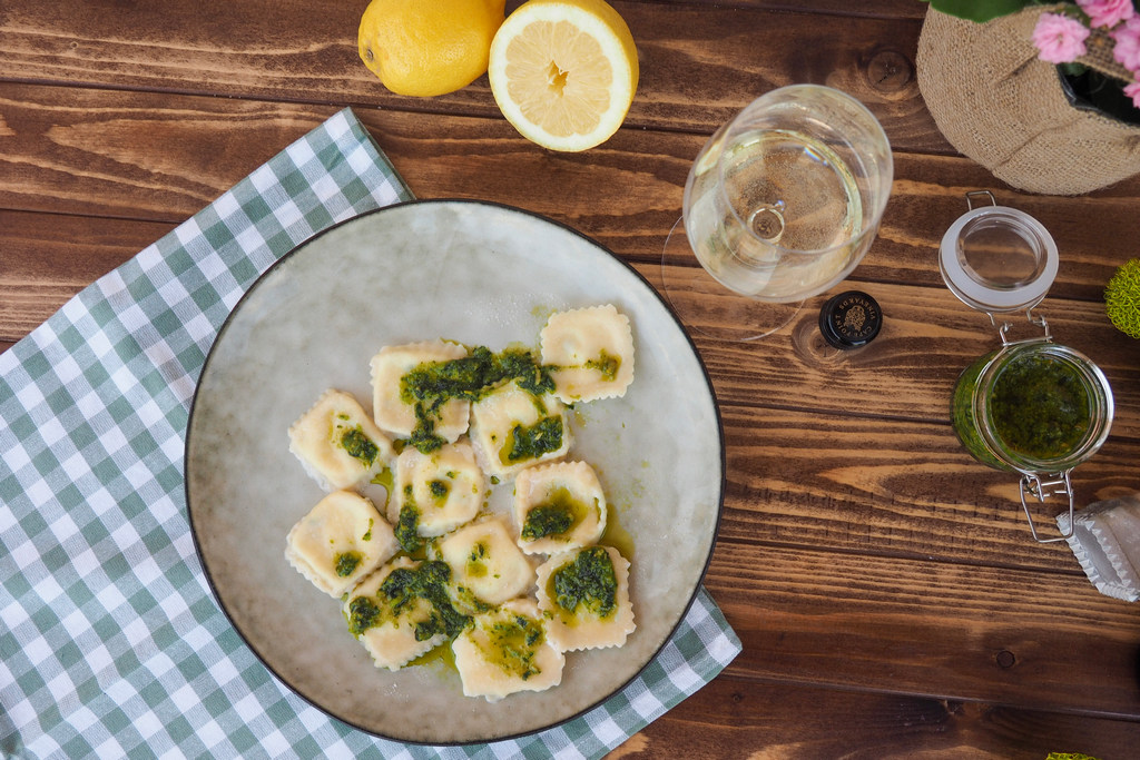 Easy homemade Lemon-Mascarpone Ravioli | Sauvignon Blanc – Carrots and ...