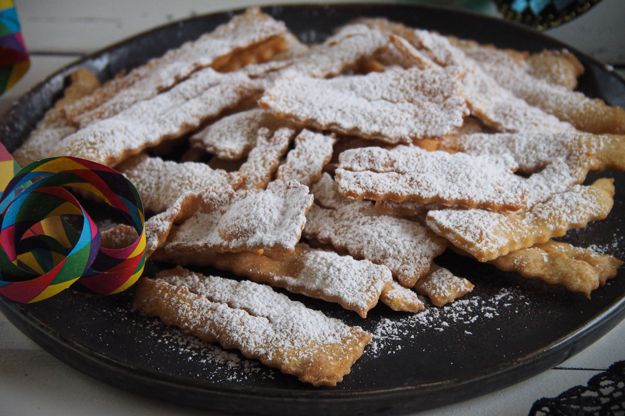 How to make Galani, the traditional Venetian Carnival sweets