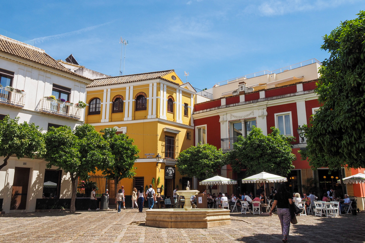 Sevilla Travel Guide: Exploring Barrio de Santa Cruz