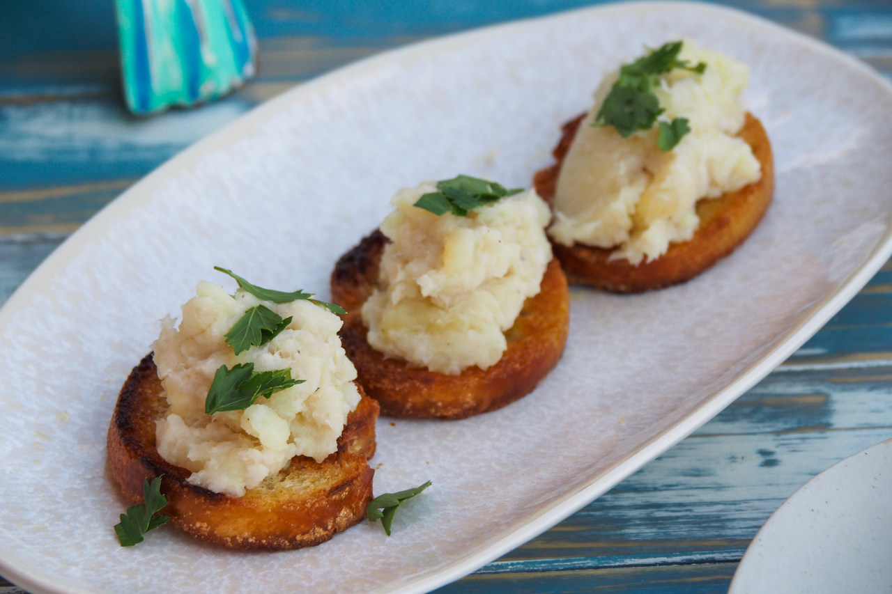 Aperitivo Time with Crémant de Loire and Cod Brandade Crostini