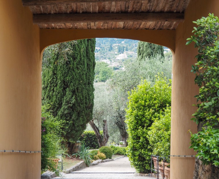 What it's like chcking into gourmet bolthole La Bastide Saint-Antoine ...