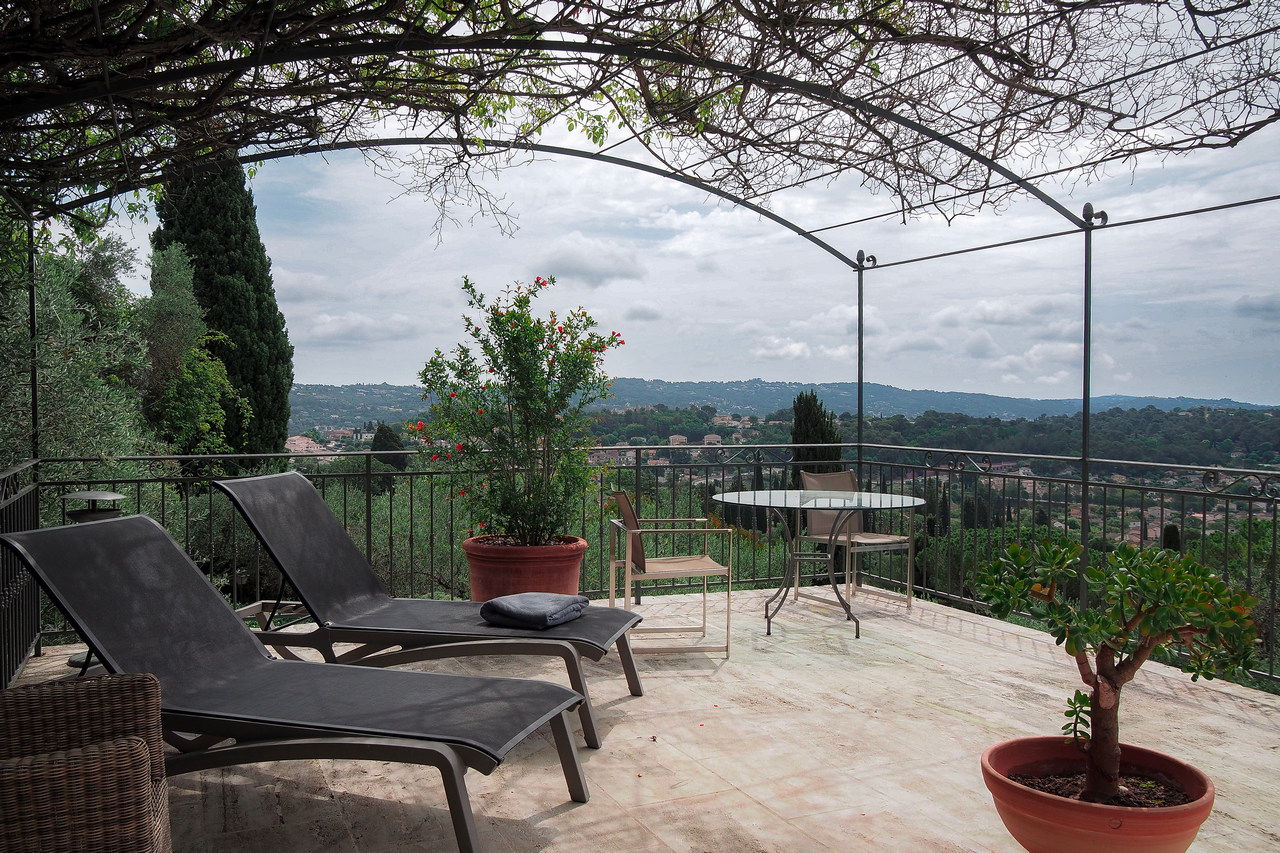 What it's like chcking into gourmet bolthole La Bastide Saint-Antoine ...